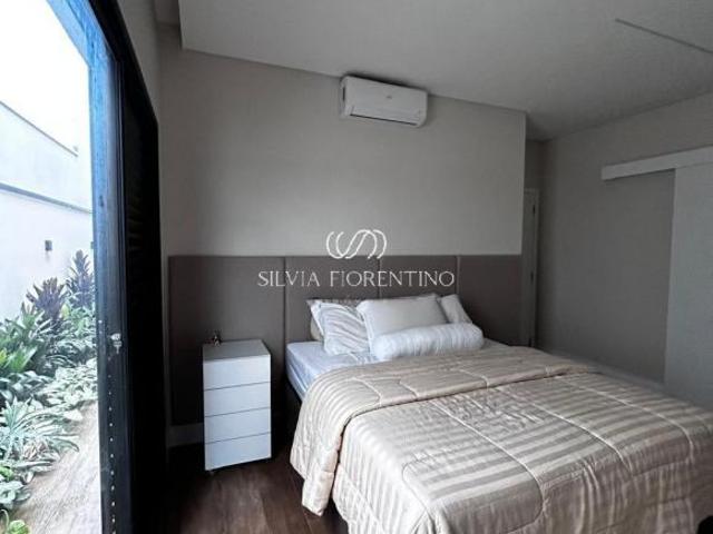 Casa em Condomínio de Luxo no Vale dos Cristais em Taubaté SP: 3 quartos, 1 sala, 3 banheiros, 2 vag