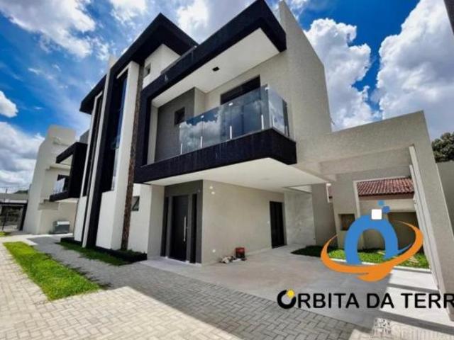 Casa em Condomínio de Luxo no Xaxim, Curitiba PR: 3 quartos, 1 suíte, 4 banheiros e 130m² Agende s