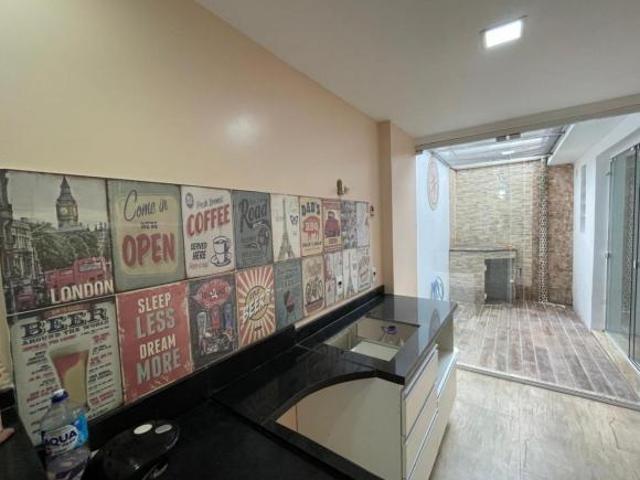 Casa em condomínio de três 03 quartos com duas vagas e infra estrutura completa