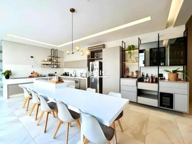 Casa em condomínio disponível para Locação no bairro Granja Marileusa em Uberlândia MG