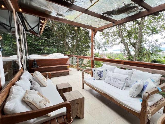 Casa em condomínio disponível para venda em Juquehy!