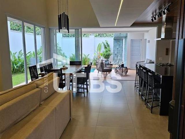 Casa em condomínio duplex com 231m² 4 quartos à venda no Raros Alto Umuarama