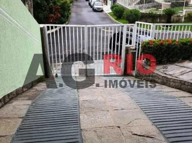 Casa em Condomínio: Duplex / Residencial / Taquara