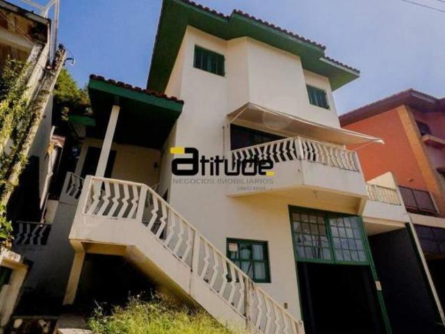 Casa em condomínio em Cotia Chácara Pavoeiro – 3 quartos, 4 vagas, aceita financiamento
