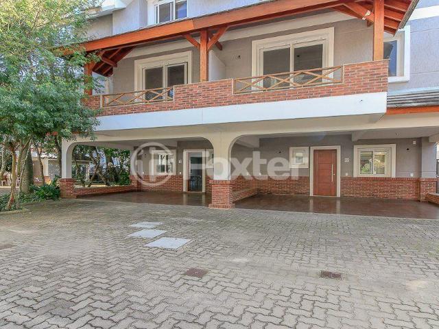 Casa em Condomínio em condomínio com 3 dormitórios em Porto Alegre