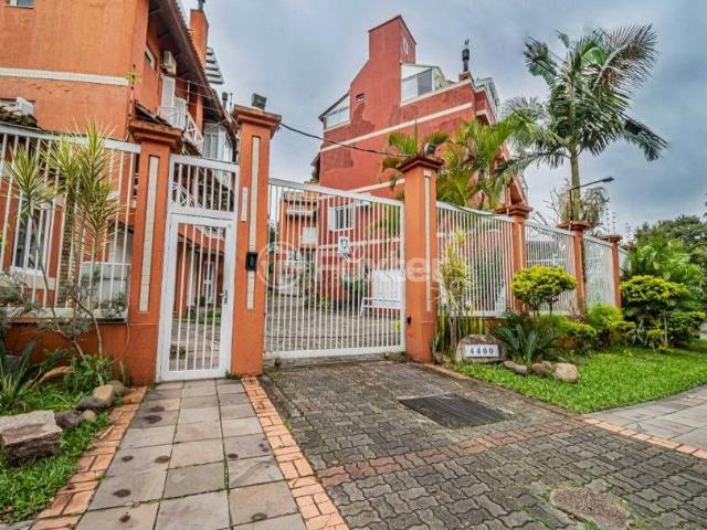 Casa em Condomínio em condomínio com 4 dormitórios em Porto Alegre