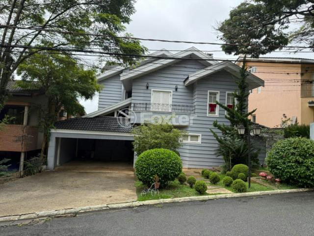 Casa em Condomínio em condomínio com 4 dormitórios em Santana de Parnaíba