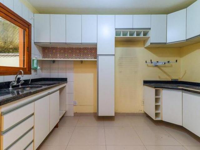 Casa em Condomínio em Cavalhada