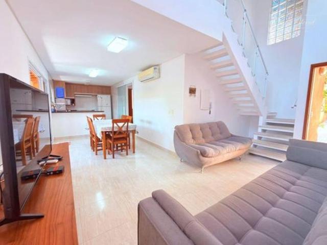 Casa em condomínio em Camburi | 4 dormitórios | Quintal e churrasqueira