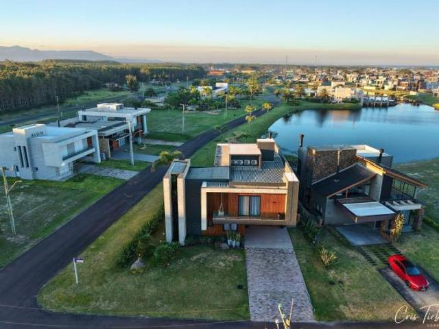 Casa em Condomínio em Capao Novo Capão da Canoa/RS