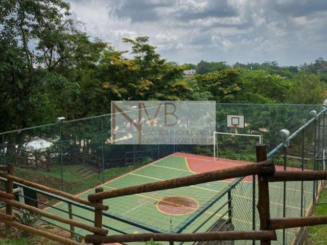 Casa em Condomínio em Carapicuíba com 3 Suítes e 306m²