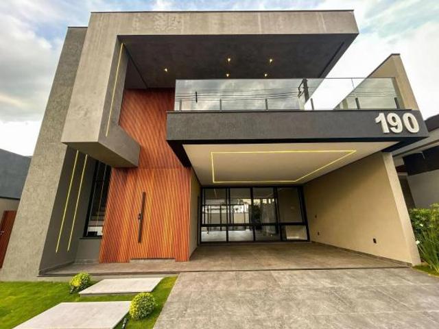Casa em Condomínio em Centro