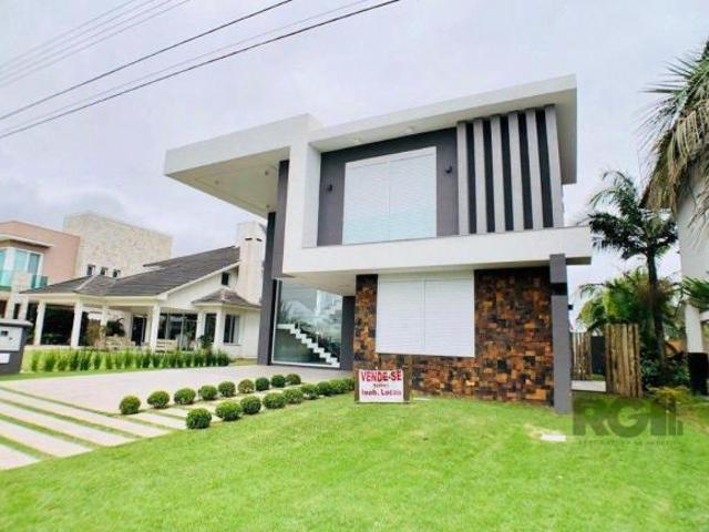 Casa em Condomínio em Centro