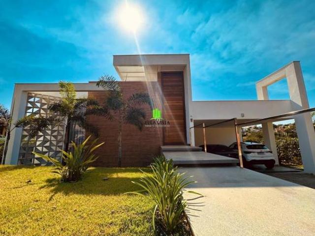 Casa em condomínio em Champagne com 241.00 m², 4 quarto s, 2 suíte s, 2 vaga s