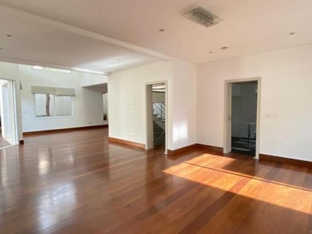 Casa em Condomínio em Alto da Boa Vista com 1.141m², 4 suítes, 8 vagas