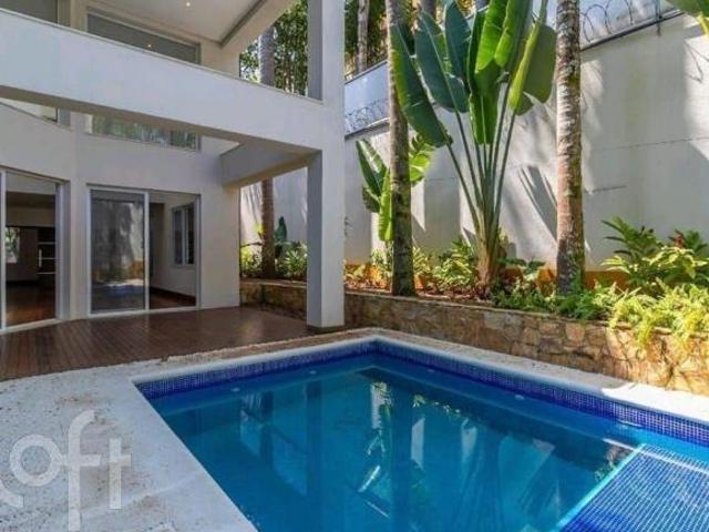 Casa em Condomínio em Alto da Boa Vista com 958m², 4 suítes, 8 vagas