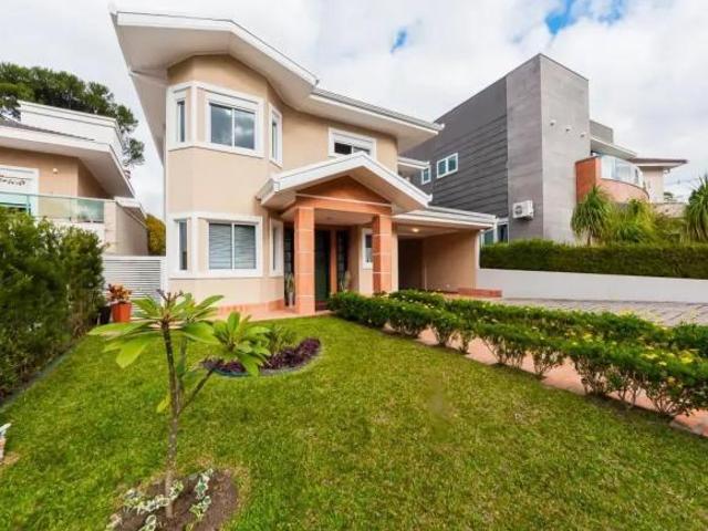 Casa em condominio em ALMIRANTE TAMANDARE com 306m²