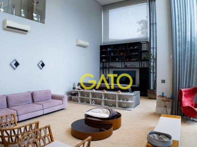 Casa em condomínio em Alphaville, Casa no Residencial Genesis em Alphaville/SP