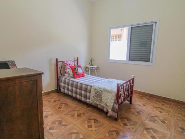 Casa em condomínio em Aracoiaba da Serra SP, 3 quartos, 1 suíte, 6 vagas. Venha conhecer!