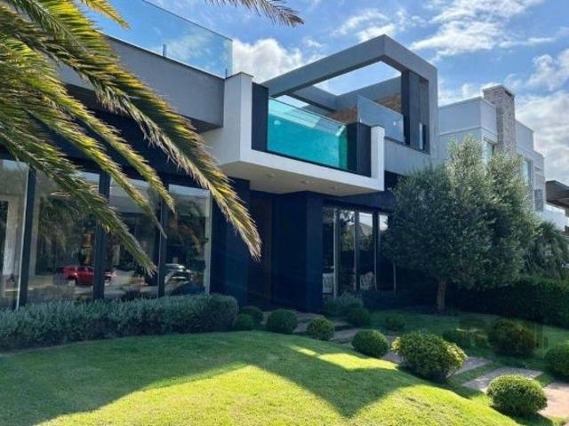 Casa em Condomínio em Arroio Teixeira