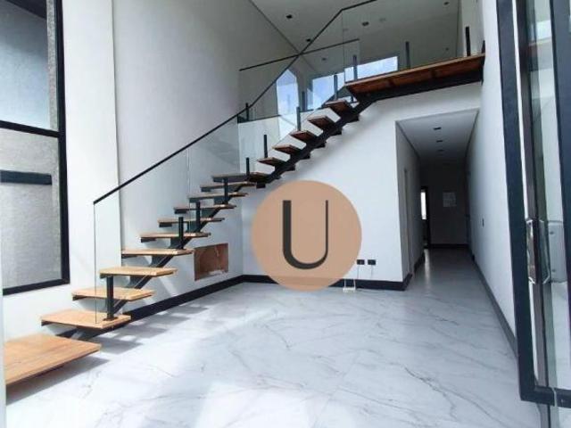 Casa em Condomínio em Atibaia: 4 Suítes, Piscina borda Infinita e Lareira