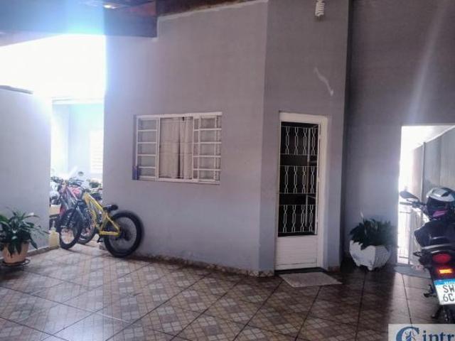 Casa em Condomínio em Bragança Paulista SP, c/03 Quartos sendo 1 Suíte, c/armários embutidos, 124