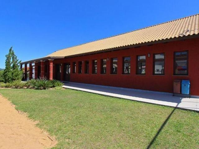 Casa em Condomínio em Hípica