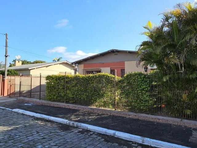Casa em Condomínio em Hípica