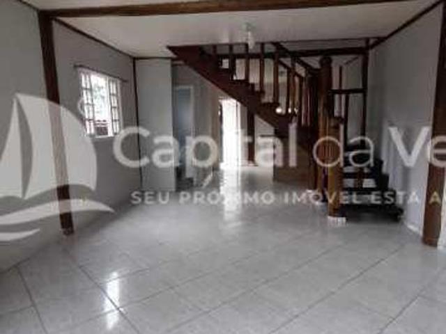 CASA EM CONDOMINIO EM ILHABELA BEM LOCALIZADA