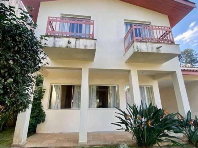 Casa em Condomínio em Jandira | 4 Quartos 2 Suítes, Piscina e Vista Verde
