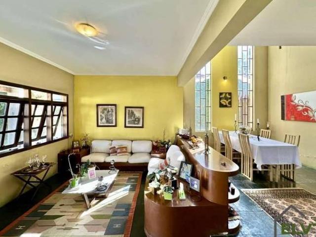 Casa em Condomínio em Jandira | 3 Quartos 1 Suíte, 6 Vagas e Amplo Quintal