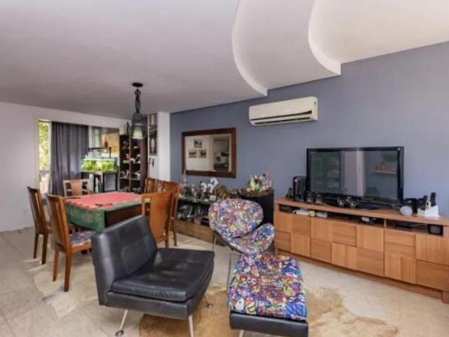 Casa em Condomínio em Jardim Isabel