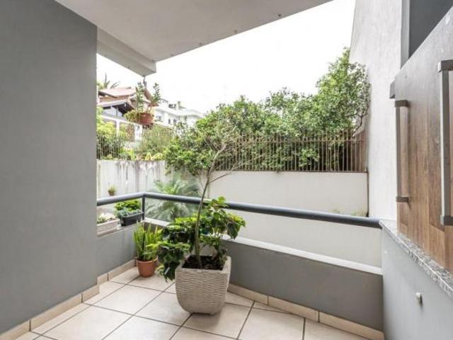 Casa em Condomínio em Jardim Isabel