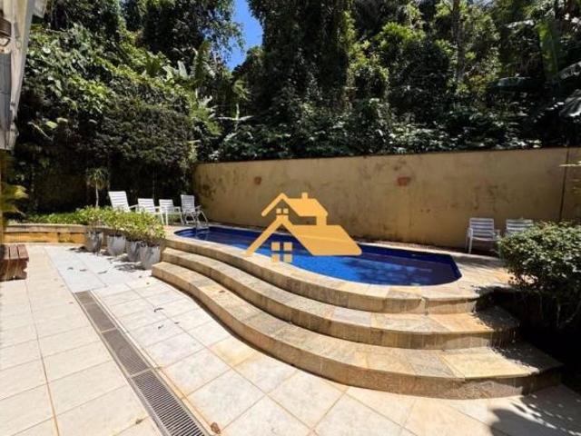 Casa em Condomínio em Juquehy com 5 Suítes, Piscina Privativa, Lareira e 3 Vagas – Acomoda 12 Pessoa