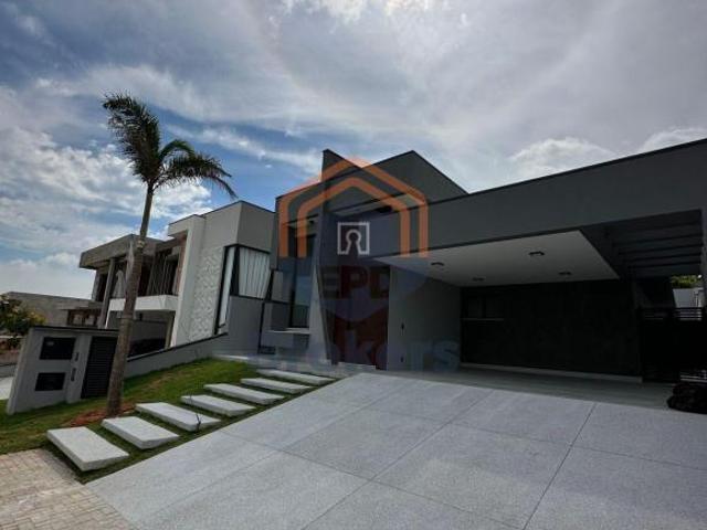Casa em Condominio em Medeiros Itupeva, SP