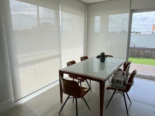 Casa em Condomínio em Sans Souci