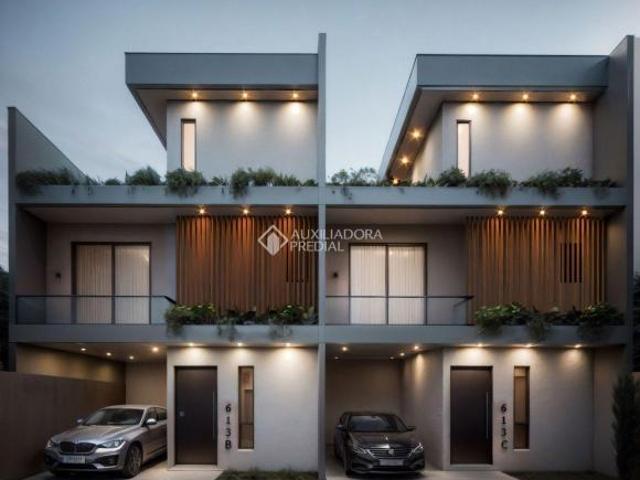 Casa em condomínio em Santa Felicidade