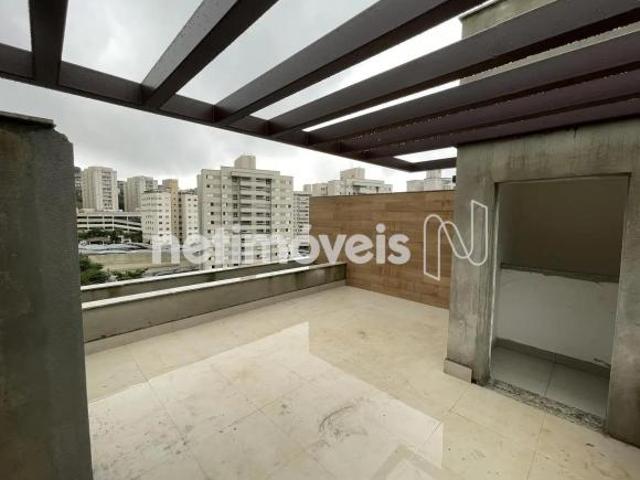 Casa em condomínio em ponto privilegiado no Buritis!