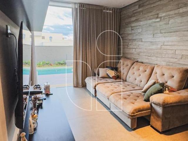 Casa em Condomínio em Portal da Serra Marília, SP