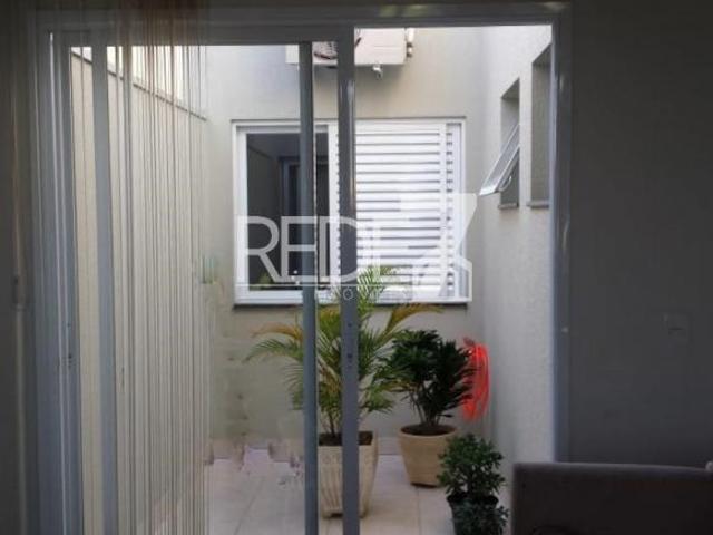 Casa em Condomínio em Paulínia 3 Quartos, 3 Suítes, 5 Banheiros, 4 Vagas de Garagem Campos do Co