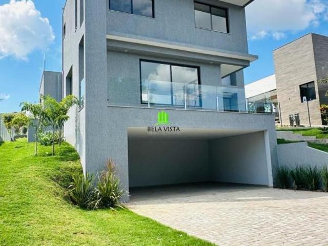 Casa em condomínio em Residencial Boulevard com 330.00 m², 4 quarto s, 4 suíte s, 2 vaga s