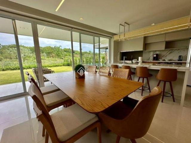 CASA EM CONDOMINIO EM TORRES LITORAL NORTE DO RS