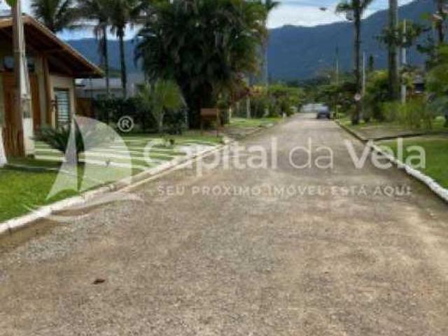 CASA EM CONDOMÍNIO EM UBATUBA À 600m DA PRAIA ACEITA PERMUTA EM ILHABELA