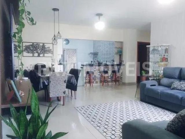 Casa em condomínio em Valinhos