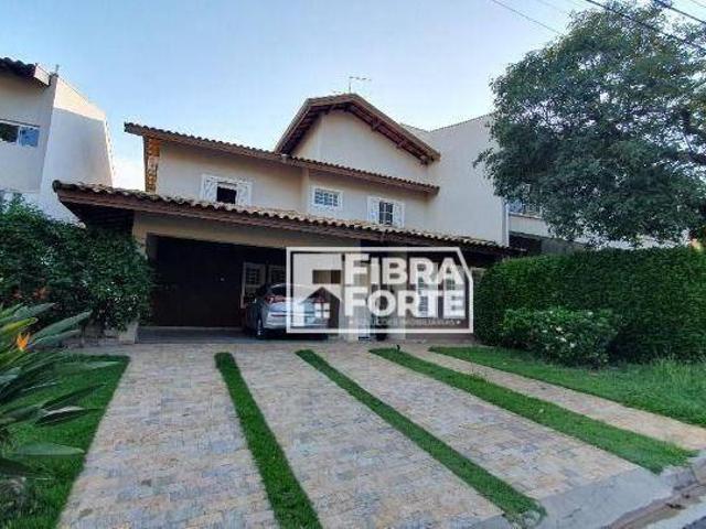 Casa em condomínio em Valinhos, SP