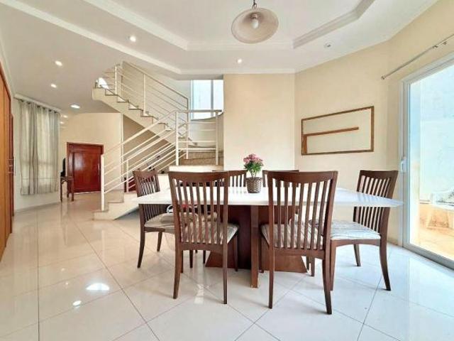 Casa em condomínio em Valinhos SP