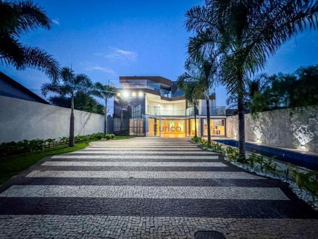 Casa em condomínio em Vicente Pires 3 suítes piscina rooftop com vista mobiliada 900m²