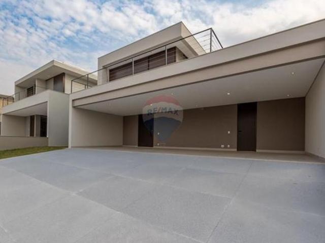 Casa em condomínio em Vinhedo com 3 suites pronta pra morar