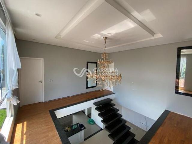 Casa em Condomínio Embu Guaçu, 4 Quartos, 1 Suíte, 2 Salas, 3 Banheiros, 6 Vagas, 220m² de Área. Ven