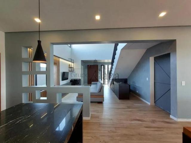 Casa em Condomínio Ecopark Bourbon Caçapava 4 Dormitórios 200m²